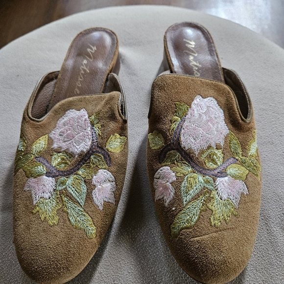 Matisse | Shoes | Matisse Brand Flats Size 1 M Tan With Pink Floral ...